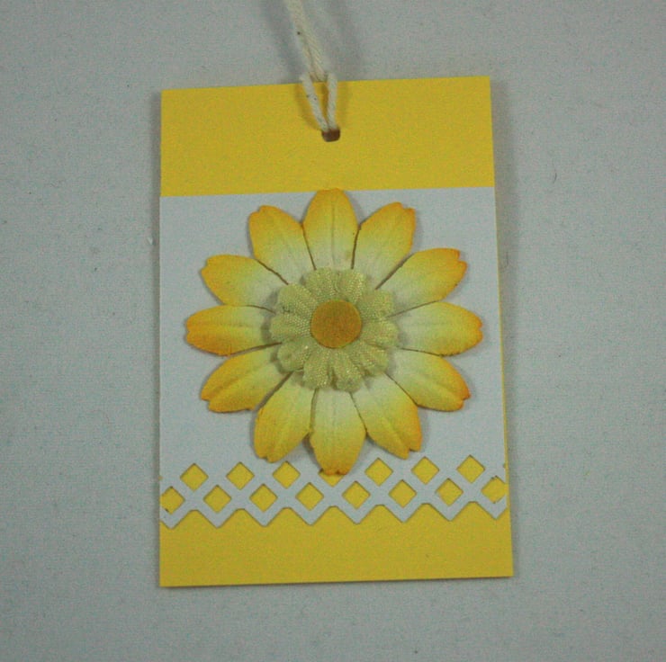 Pack of 3 yellow flower gift tags - Folksy