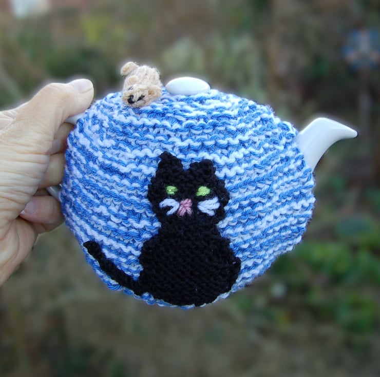 Cat tea cosy - hand knitted - to fit a small t... - Folksy