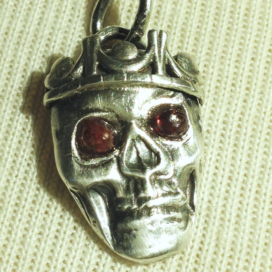 Thames Garnet Memento Mori - Folksy