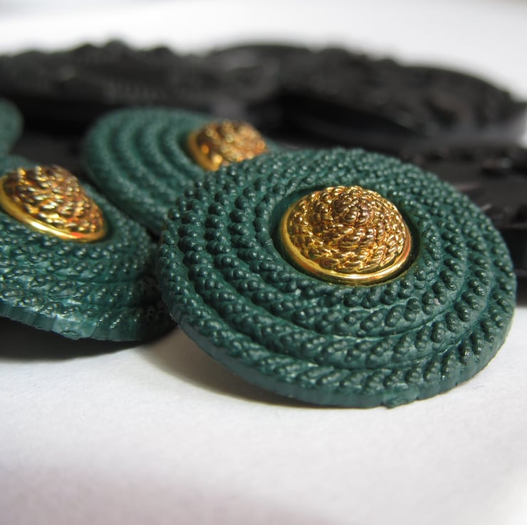20 x Mixed Buttons - Black & Green - Folksy