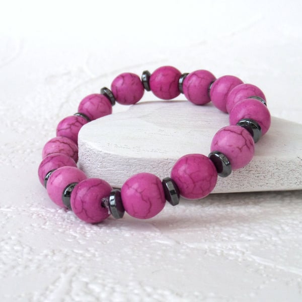 Pink howlite stretchy bracelet - Folksy
