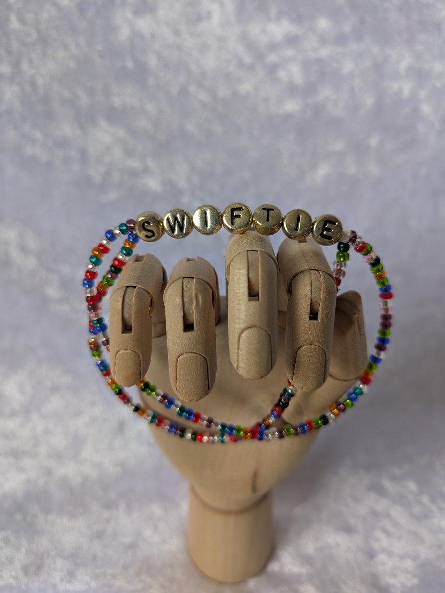 'SWIFTIE' Letter bead bracelet - Folksy