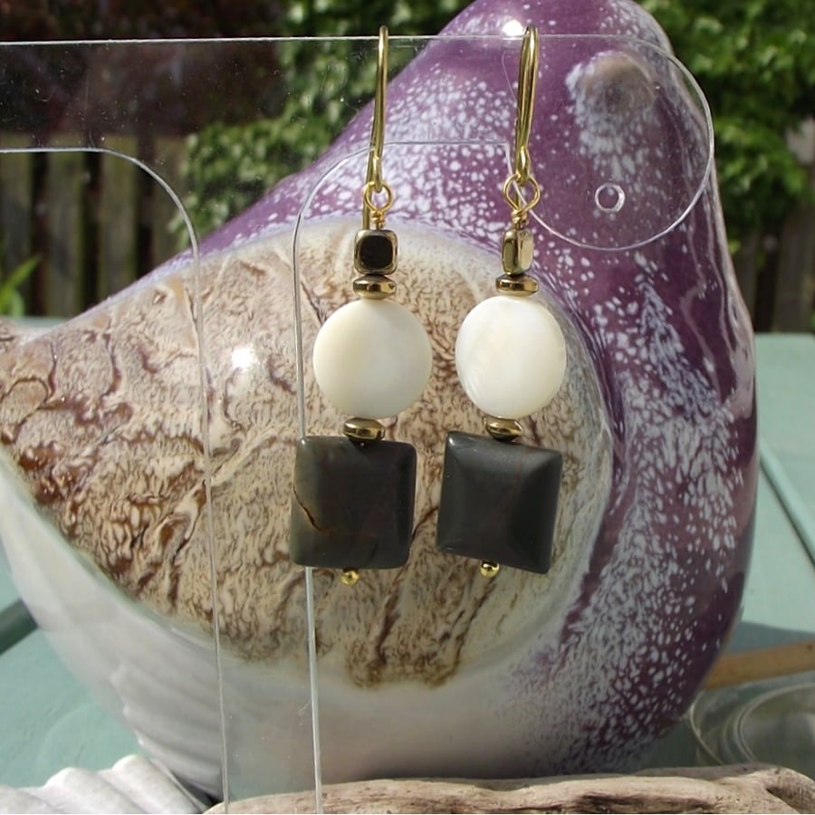 Earrings green jasper white mother of pearl gol... - Folksy