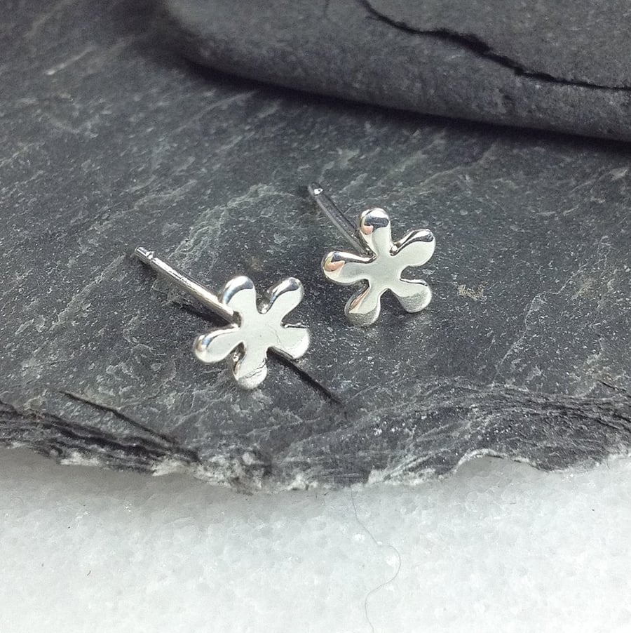 Tiny sterling silver flower stud earrings - Folksy