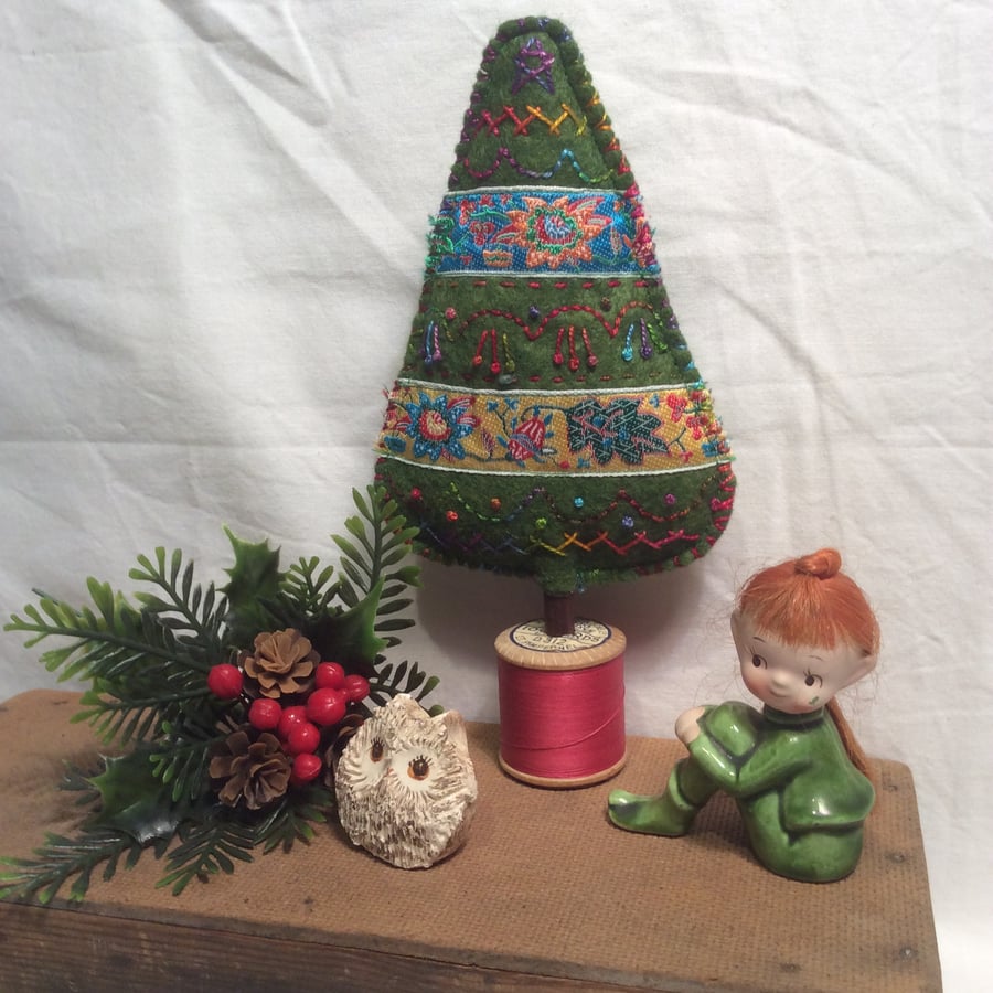 Folk inspired Christmas tree - vintage braid on... - Folksy