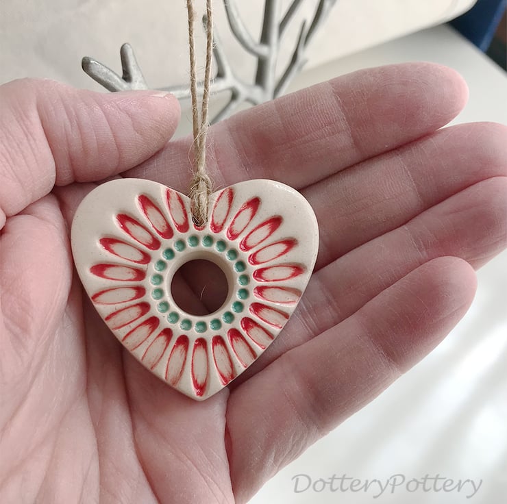 Small Ceramic heart decoration with red daisy - Folksy