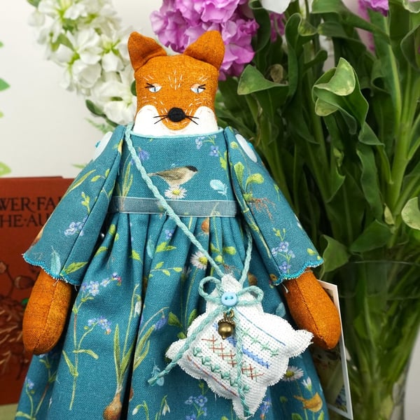 Marsi A Fox Lady - Folksy