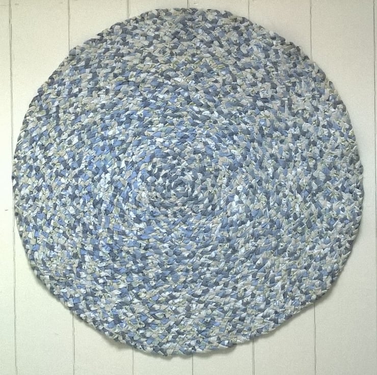 Handmade braided round rug - Folksy