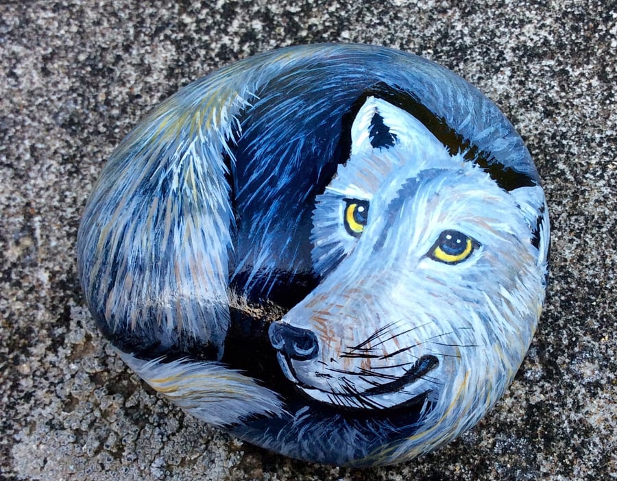 Wolf hand painted stone - Folksy