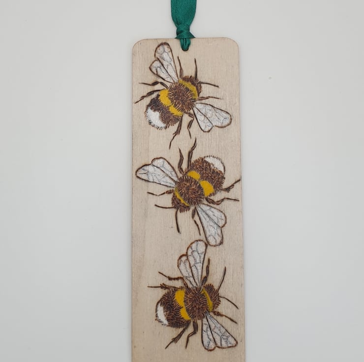 Wooden bumble bee bookmark, pyrography, bee lov... - Folksy