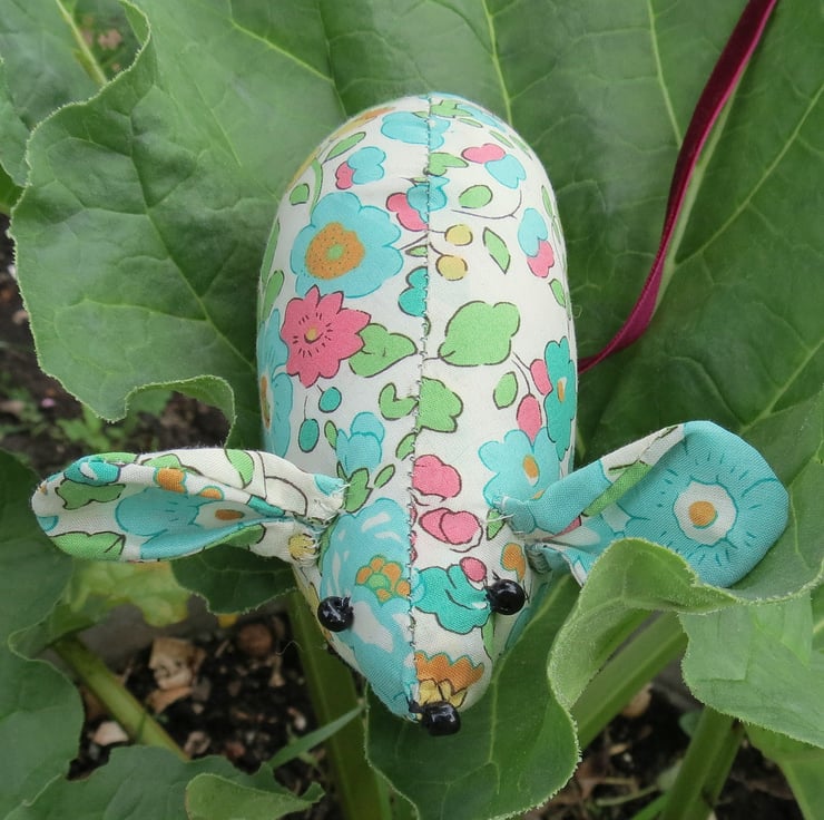 Pin cushion. A floral mouse pin cushion made f... - Folksy