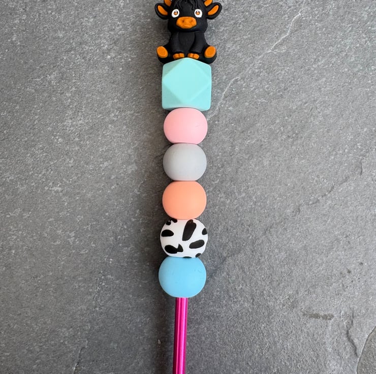 Cow silicone beaded crochet hook 4.5mm - Folksy