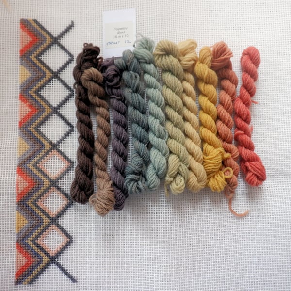 Organic Plant Dyed TAPESTRY Wool Yarn Kit 10 Co... - Folksy