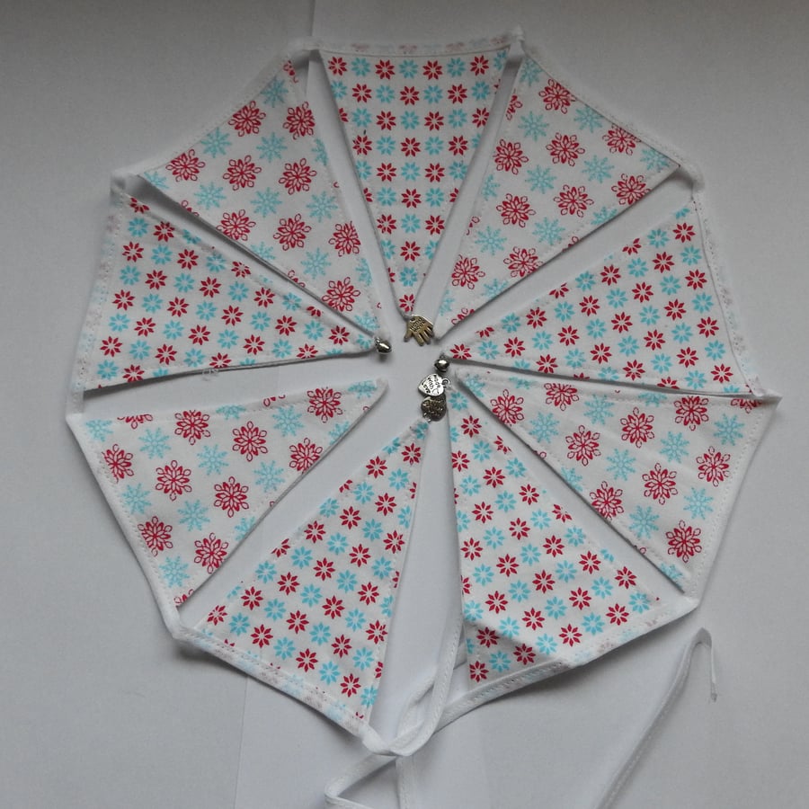 Christmas Mini Bunting, Snowflakes - Folksy