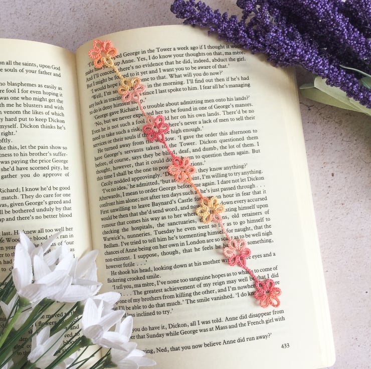 FIVER FRIDAY Selection of Shuttle Tatted Bookma... - Folksy