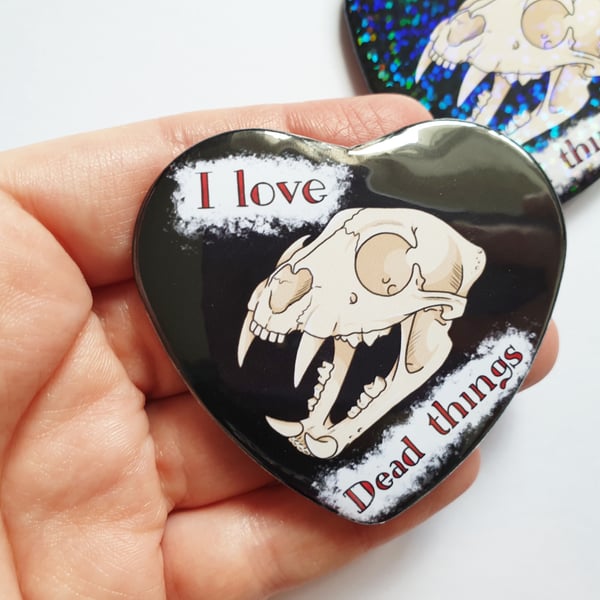 I love dead things heart shaped badge or magnet... - Folksy