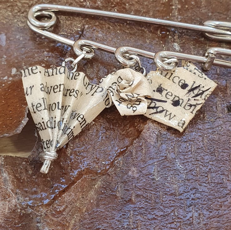 Alice in Wonderland Brooch: Origami Charms, Rec... - Folksy