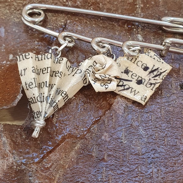 Alice in Wonderland Brooch: Origami Charms, Rec... - Folksy