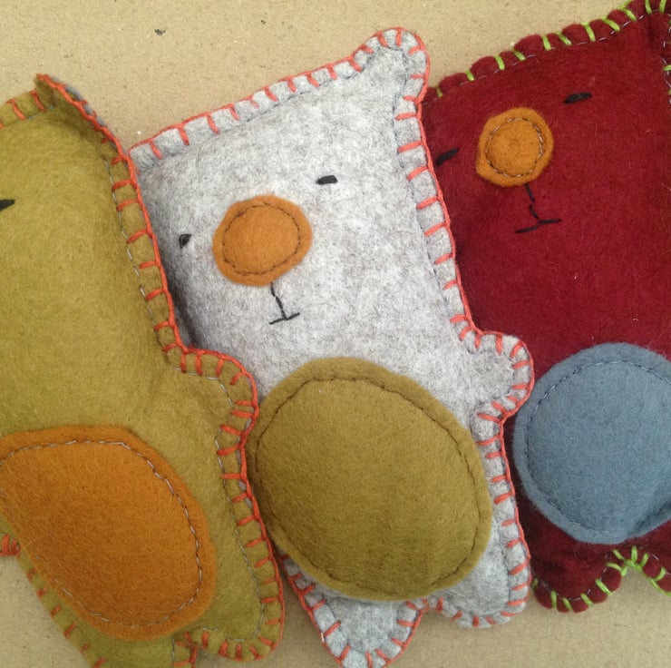 Micro mini felt bears - Folksy