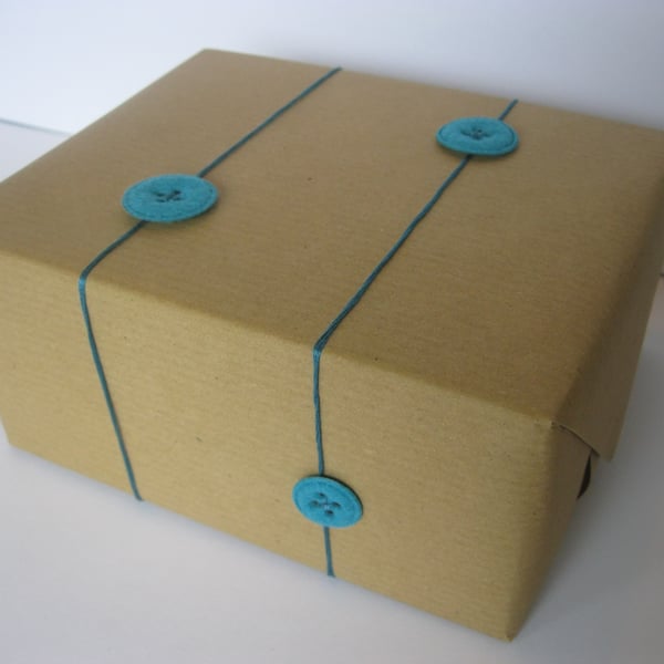 Button String Gift Wrap Set (Blue) - Folksy