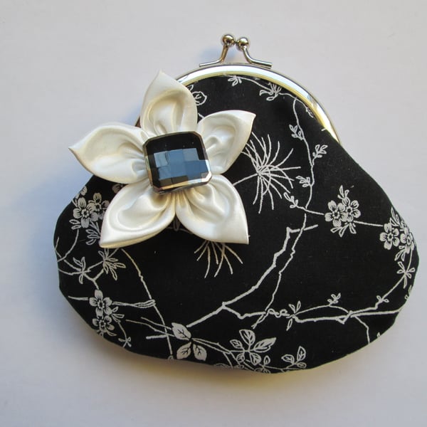 Coin purse with flower - Folksy