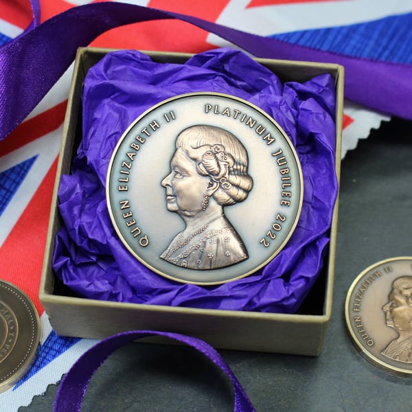 Queen's Platinum Jubilee Medallion - Folksy