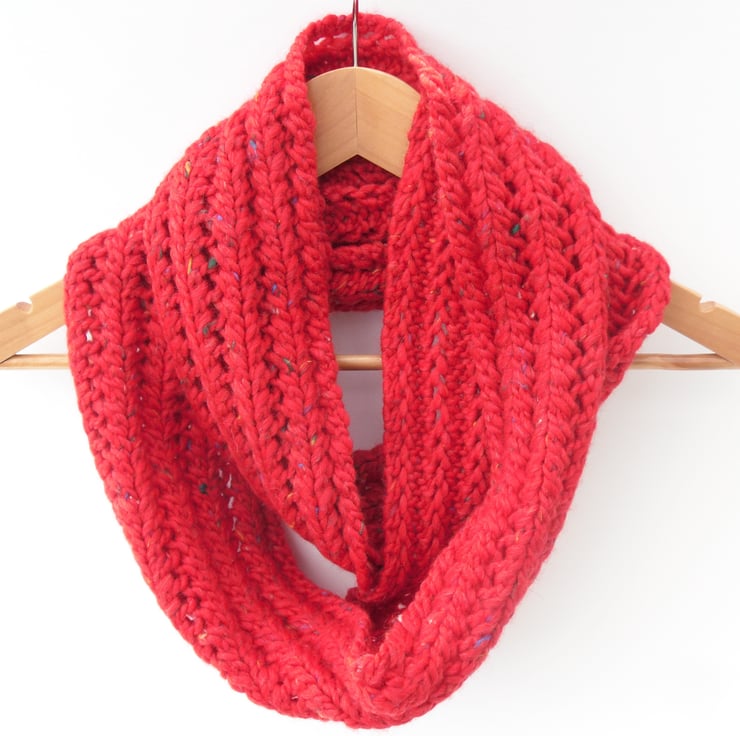 Chunky Red Cowl - Folksy