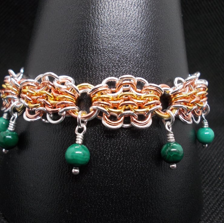 SALE - Chainmaille charm bracelet with malachit... - Folksy