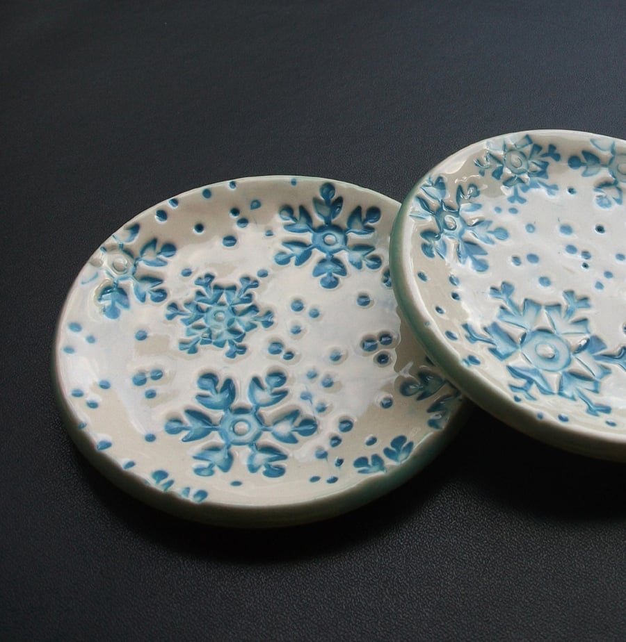 Two little ceramic snowflake plates - Folksy