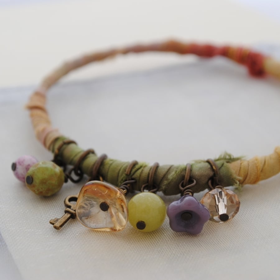 Sari bangle charm with key (olive) - Folksy