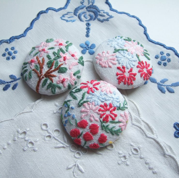 Three extra large covered buttons with floral v... - Folksy