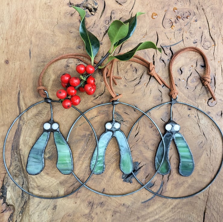 Stained Glass Holly or Mistletoe Wreath, Christ... - Folksy