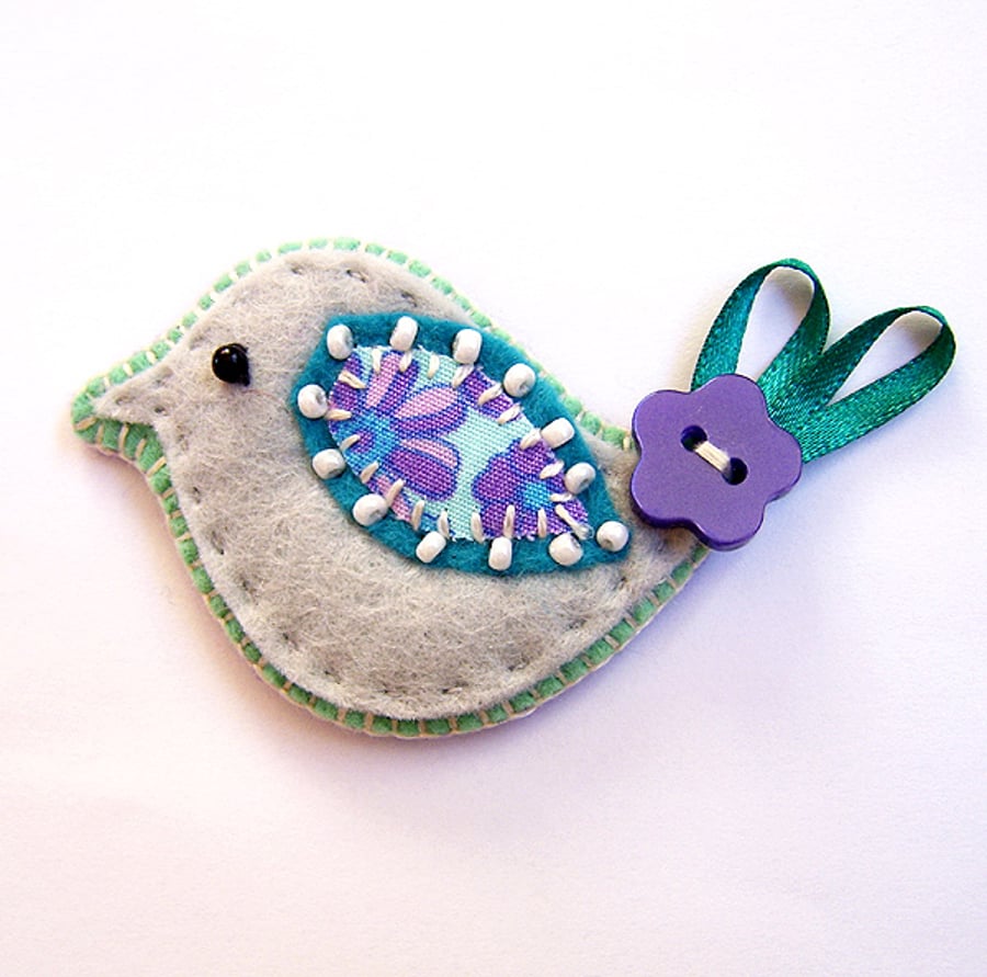 Sale! Bird Brooch - Folksy