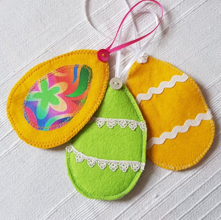 Make your own felt Easter egg hanging decoration - Folksy