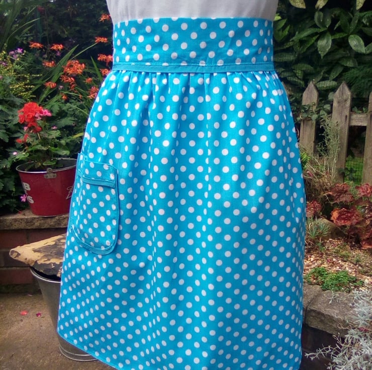 Half Apron Traditional Afternoon Tea Blue and W... - Folksy