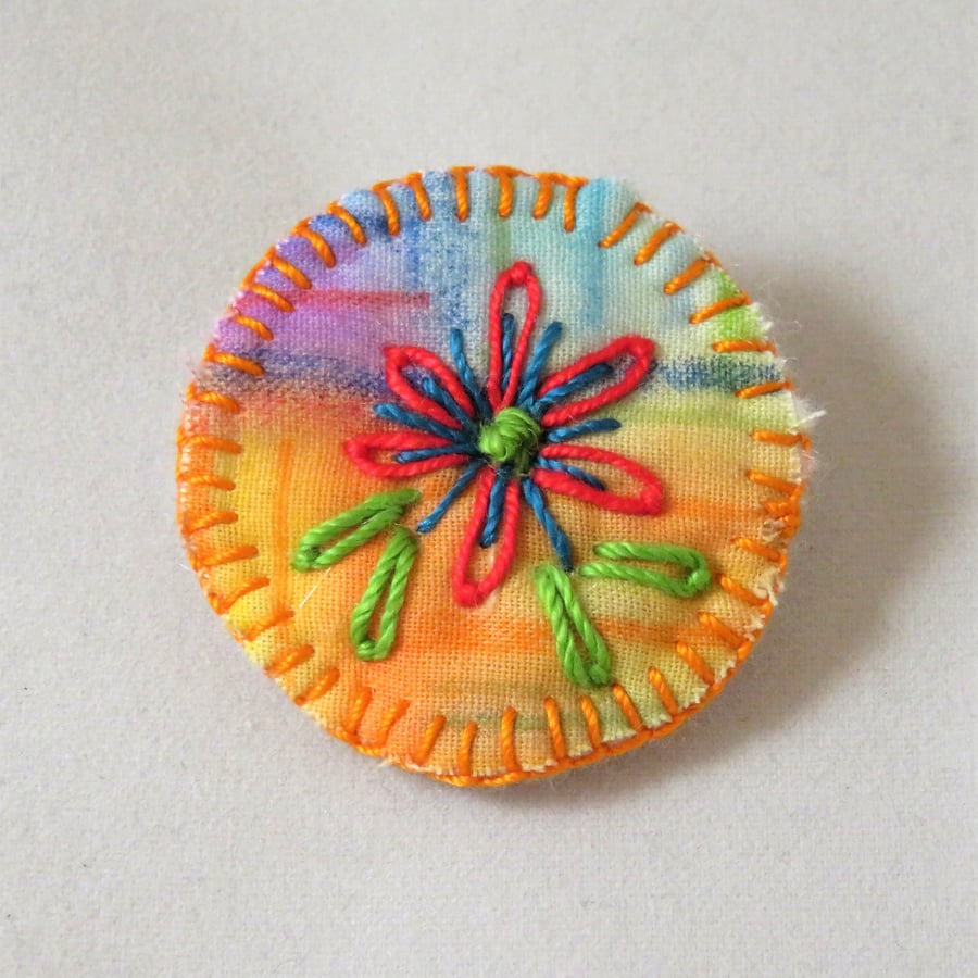 Simple Flower Badge Style brooch hand stitched ... - Folksy