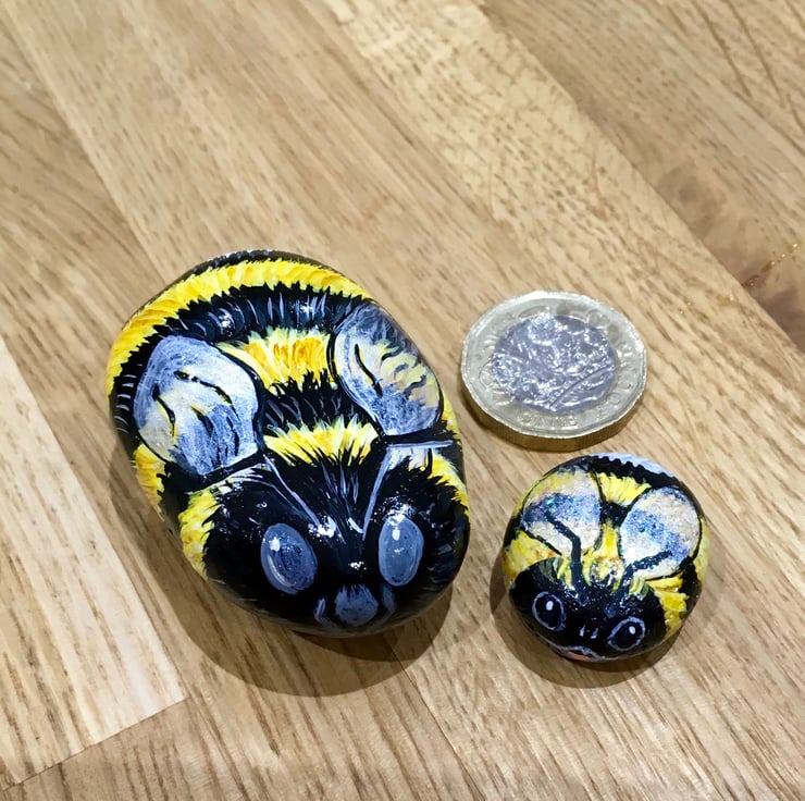 Bee hand painted stones garden rock art wildlif... - Folksy