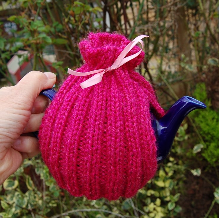 Tea cosy hand knitted. Will fit a small one or... - Folksy