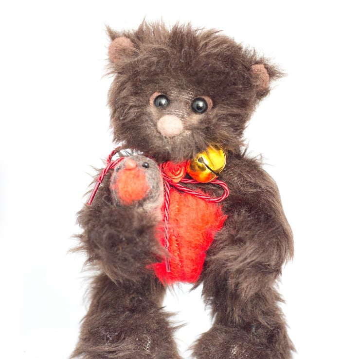 Robyn and Robin Artist Bear - Folksy