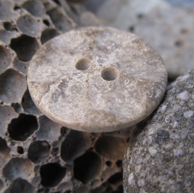 10 x Mottled Grey Carved Buttons - Folksy
