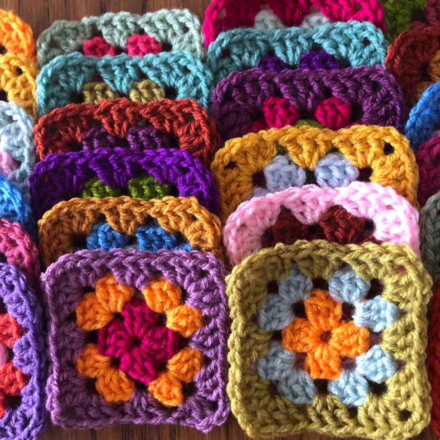 Traditional Granny Squares Multicoloured Set of... - Folksy