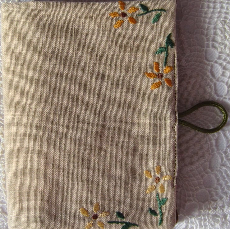 Vintage Embroidered Needle Case - Folksy