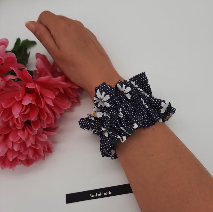 Ruffled hair scrunchie, navy blue daisy polkad... - Folksy