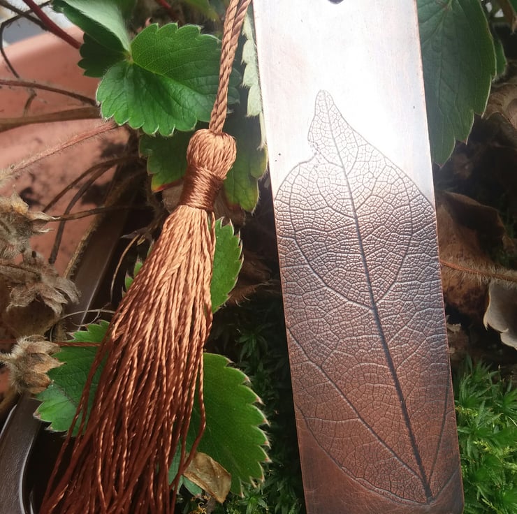 Patinated copper bookmark with leaf pattern - Folksy