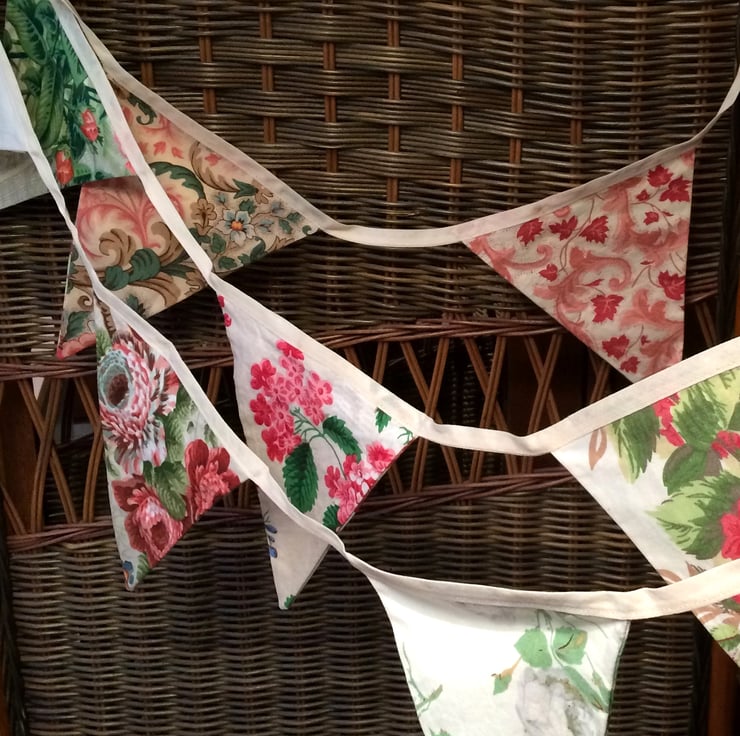 Beautiful Bright Vintage 'y Floral Bunting - pe... - Folksy