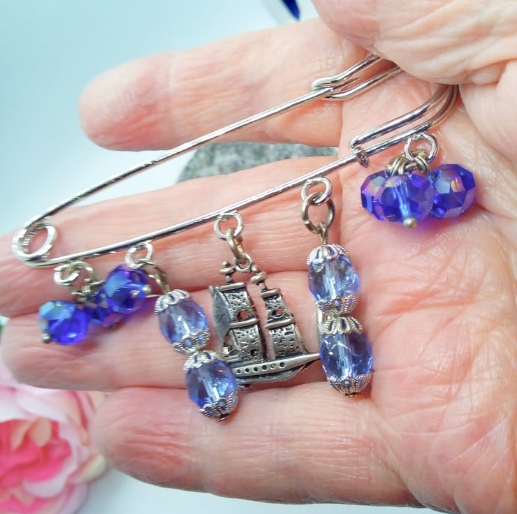Kilt Pin Brooch with Blue Crystal Charms and Si... - Folksy