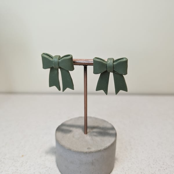 Green bow prototype stud polymer clay earrings ... - Folksy