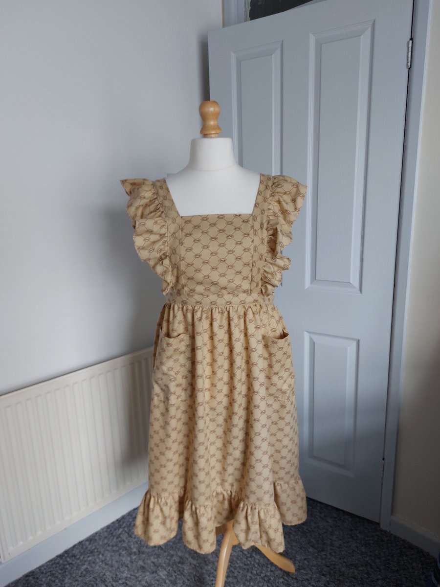 Traditional country cottage style apron - Folksy