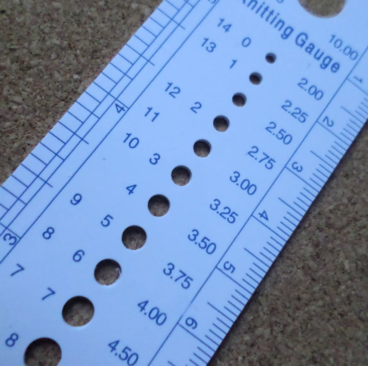 1 x Plastic Knitting Needle Size Gauge Ruler - ... - Folksy