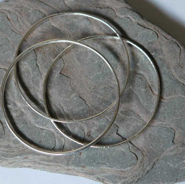 Sterling Silver stacking bangle, 2mm wide, Ham... - Folksy